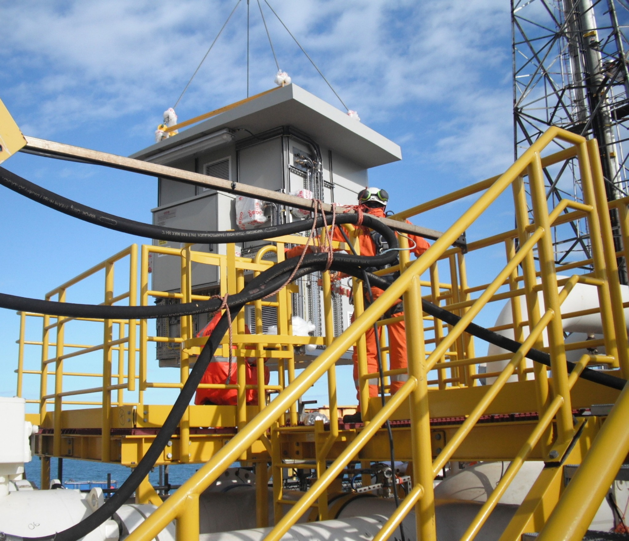 Meldung: GRP shelters provide advanced protection for offshore process analyzers - INTERTEC-Hess ...